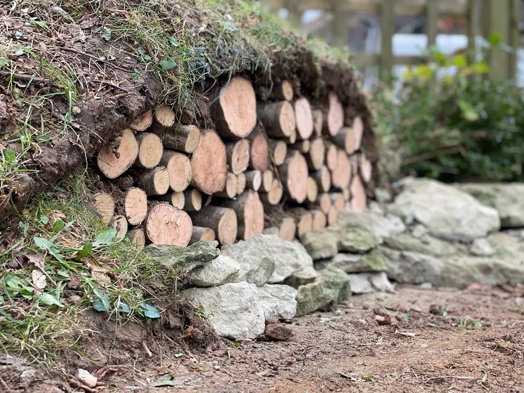 DIY: Hibernaculum – Dan Rouse